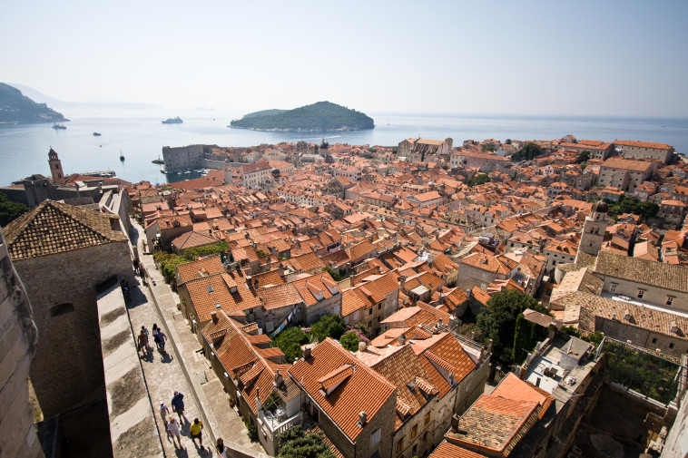 From sunny Hvar to ancient Dubrovnik in a comfortable catamaran | TP ...